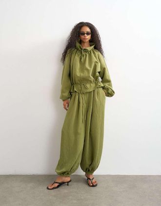 Topshop Pantalon bouffant densemble avec liens nou&eacute;s &agrave; la taille - Olive-Vert