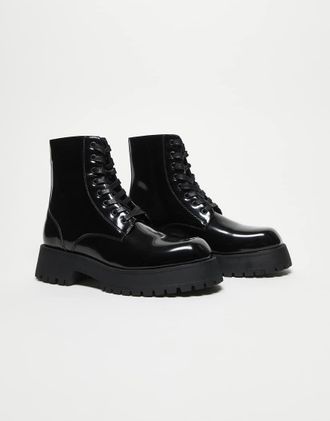 Asos Schn&uuml;rstiefel mit dicker Sohle in Schwarz
