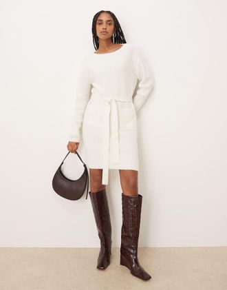 Vila Kurzes Strickkleid in Wei&szlig; mit Tailleng&uuml;rtel