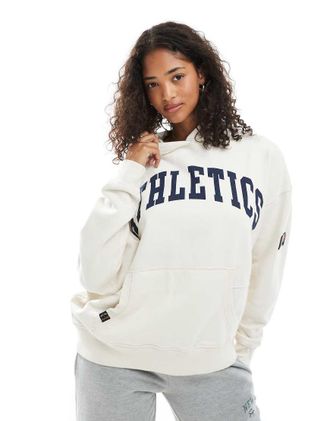 Superdry Athletic Essentials - Lässige Kapuzenjacke in Wüstenknochen-Wollweiß