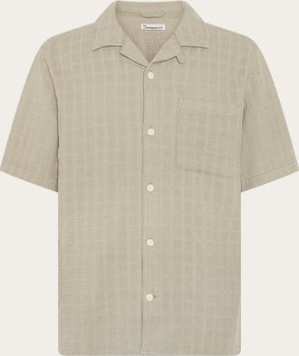 Knowledge Cotton Apparel Herren vegan Hemd Struktur Kurzarm Twill Beige