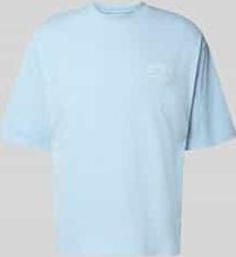 Review T-Shirt mit Label-Detail