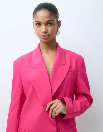 Asos blazer ajust&eacute; &agrave; &eacute;paules marqu&eacute;es crois&eacute; rose vif