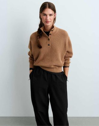 Oysho pull boutonn&eacute; 20 % laine en camel-Marron