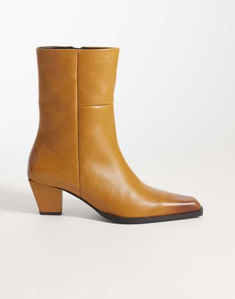 Asos Reid - Hochwertige, schlichte Lederstiefel in Hellbraun mit mittelhohem Absatz