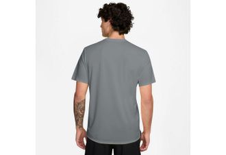 Nike Laufshirt M NK DF UV MILER SS sportlicher Schnitt, mit kurzen &Auml;rmeln, mit reflektierenden Details