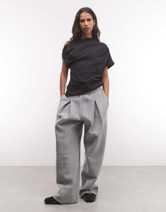 Nike Studio Fleece schwerer Jogger mit B&uuml;gelfalten und offenem Beinabschluss in Dunkelgrau