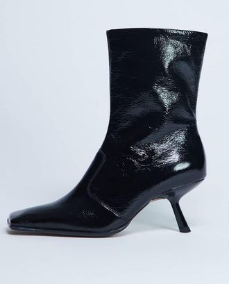 Topshop Sienna Premium - Lederstiefel in Schwarz mit eckiger Zehenpartie und mittelhohem Absatz