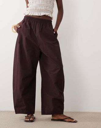 Arket Cargohose in Braun mit weitem Bein