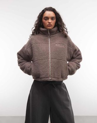 Asos Weekend Collective veste rembourr&eacute;e en imitation peau de mouton &agrave; col chemin&eacute;e, taupe-Gris