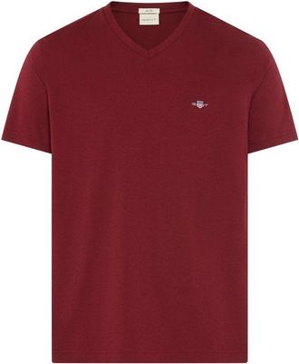 GANT T-Shirt SLIM SHIELD V-NECK T-SHIRT mit einer kleinen Logostickerei auf der Brust
