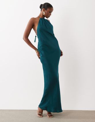 Asos Satin-Maxikleid in dunklem Petrol mit Neckholder und perlenbesetzten Quasten-Gr&uuml;n