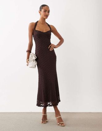 Bardot Mariko - Neckholder-Maxikleid aus Baumwollmix-Spitze in dunklem Schokobraun mit Blumenstickerei