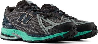 New Balance U1906r - Sneaker in Metallic-Schwarz