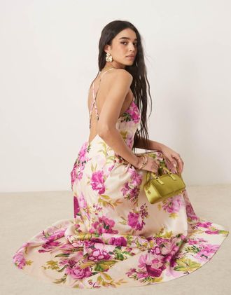 Hope & Ivy Robe longue à imprimé fleuri avec bretelles croisées dans le dos - Blanc/rose