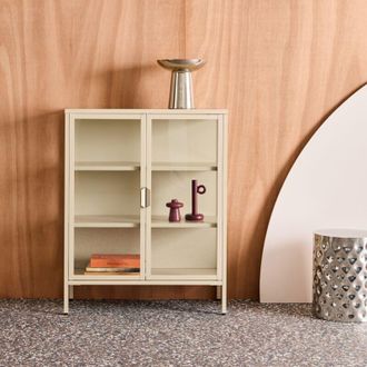 Sweeek Armoire vitrine acier et verre tremp&eacute; 2 portes 80cm beige - Arkansas