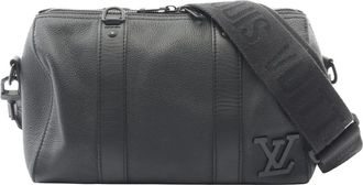 Louis Vuitton 2010-2025 Grained Leather City Keepall crossbody bag - Schwarz