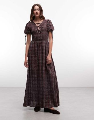 Daisy Street Robe longue fronc&eacute;e &agrave; carreaux avec liens nou&eacute;s &agrave; lavant - Violet