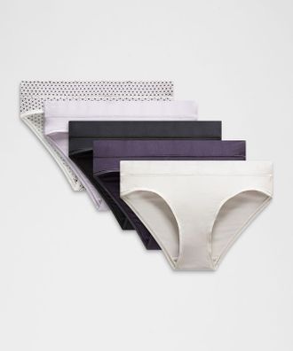 lululemon UnderEase Bikini-Unterw&auml;sche mit mittelhohem Bund 5er-Pack f&uuml;r Frauen - Gr&ouml;&szlig;e 2XL in Black/Dove Grey/Faint Lavender