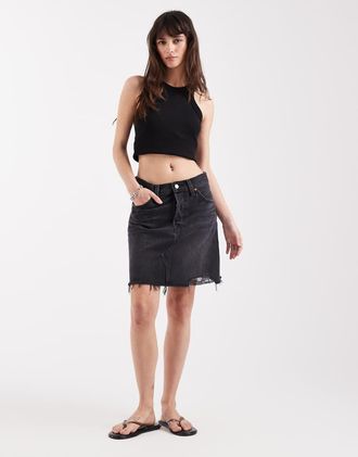 Levi's Mini-jupe en jean d&eacute;structur&eacute;e - Noir d&eacute;lav&eacute;