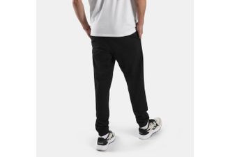 Reebok Jogginghose ID SMALL LOGO FRENCH TERRY JOGGER PANTS sportlicher Stil