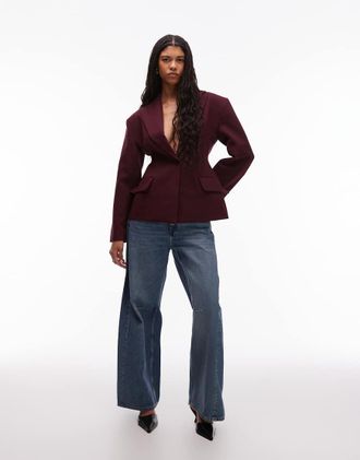 Asos Geformter, taillierter Blazer in Pflaume-Rot