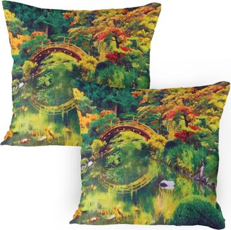 Abakuhaus Land Kissenbezug Packung mit 2, Feenhaftes Bild Eines Japanen Gartens Mit Einer Alten Alten Br&uuml;cke See Natur Druck, Dekorativer Standard Gedruckter Ki