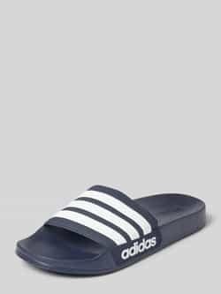 adidas Slides mit Label-Detail Modell ADILETTE SHOWER