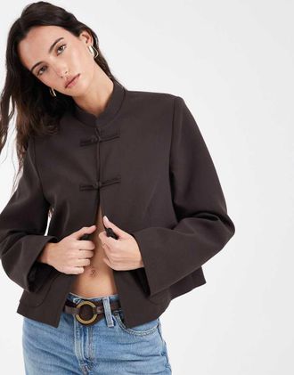 Asos Blazer coupe carr&eacute;e &agrave; enfiler avec col mao - Marron-Brown