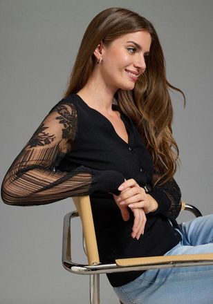 Melrose Strickjacke mit figurumspielender Passform mit filigranen Spitzen&auml;rmeln