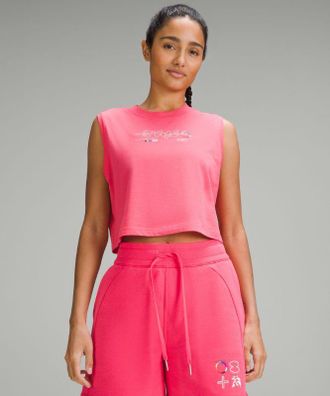 lululemon All Yours Crop-Tanktop Pride f&uuml;r Frauen - Gr&ouml;&szlig;e 2 in Glaze Pink