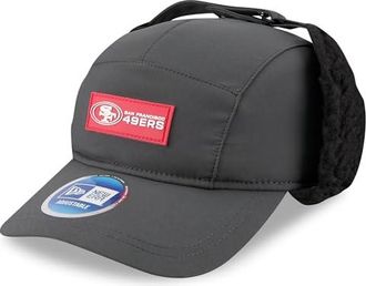 New Era San Francisco 49ers 2025 Sideline Chapeau r&eacute;glable avec oreilles de chien pour temps froid Gris anthracite