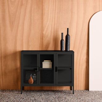 Sweeek Buffet industriel m&eacute;tal et verre tremp&eacute; 3 portes 100cm noir - Arkansas