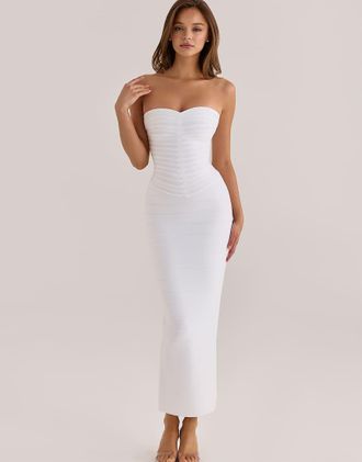 House of CB tr&auml;gerloses Maxikleid mit Sweetheart-Ausschnitt und V-f&ouml;rmigem Bandage-Bund in Reinwei&szlig;