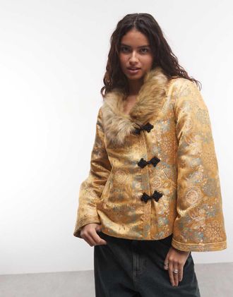 Reclaimed Vintage Trophy-Jacke mit Faux-Fur-Besatz in Gold-Gelb