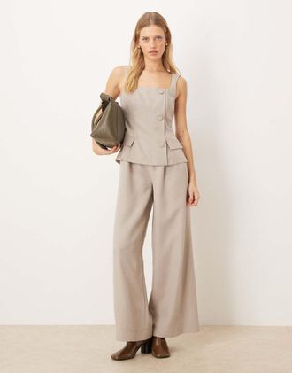 Asos Jumpsuit in Grau mit Westen-Oberteil