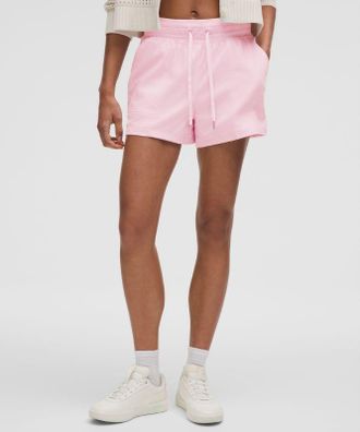 lululemon Dance Studio Shorts mit hohem Bund f&uuml;r Frauen - 9 cm - Gr&ouml;&szlig;e 10 in Pink Organza