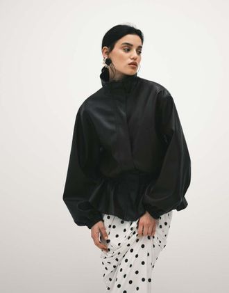 Asos Taillierte Jacke in Lederoptik in Burgunderrot mit niedriger Taille