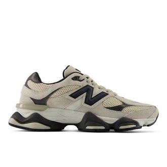 New Balance Unisexe 9060 en Gris, Su&egrave;de/Mesh, Taille 37.5