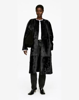Arket Shearling-Mantel -Schwarz