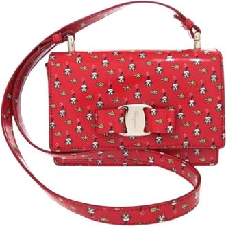 Ferragamo Sac bandouli&egrave;re en cuir &eacute;maill&eacute; Pre-owned - Femme - Pre-owned - Rouge - Taille: ONE Size