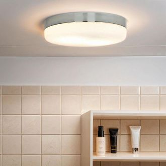 Licht-Erlebnisse Licht-erlebnisse - Deckenlampe Bad &oslash; 29 cm rund 3x E27 blendarm Chrom Wei&szlig; Metall Glas Deckenleuchte Badezimmerleuchte