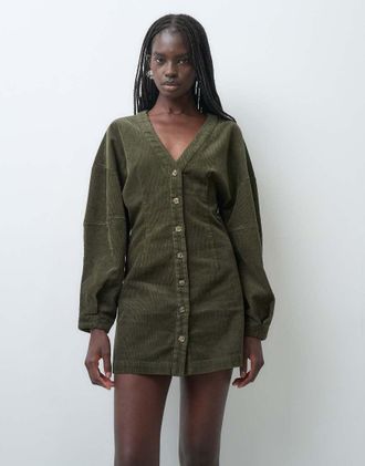 Asos robe courte chemise &agrave; manches cocon et col V en velours c&ocirc;tel&eacute; olive-Vert