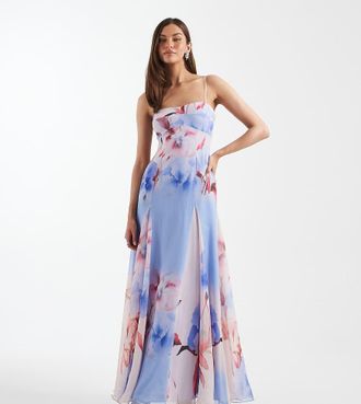 Asos Tall ASOS DESIGN Tall - Robe longue en mousseline imprim&eacute; fleuri avec bretelles fines et godets profonds - Rouge et violet-Pas de couleur