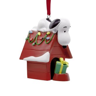 Hallmark Erdnüsse Snoopy on Holiday Doghouse Christmas Ornament, Geschenke für Erdnüsse Fans
