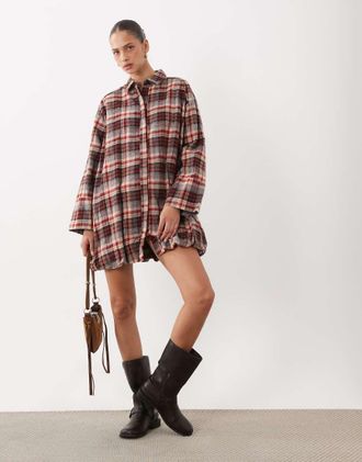 Asos robe chemise courte &agrave; larges poignets avec ourlet boule &agrave; carreaux rouges-Multi
