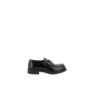 Prada Emaillierte Lederslipper mit Strukturierter Sohle - - Shoes - Herren - Schwarzk - 40 EU