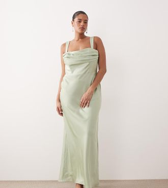 Asos Curve ASOS DESIGN - Robe longue en satin pour demoiselle dhonneur avec jupe colonne et buste drap&eacute; - Vert sauge