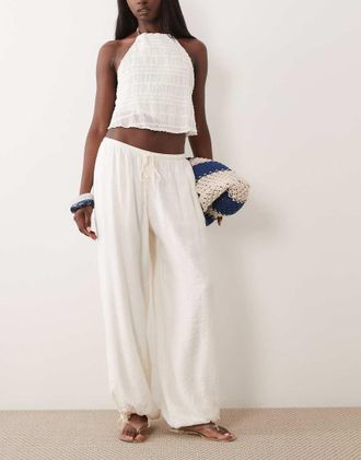 Abercrombie & Fitch Pantalon effet froiss&eacute; coupe ballon - Blanc