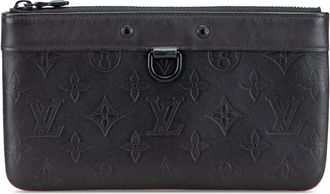 Louis Vuitton Clutches - Monogram Shadow Pochette Discovery PM - Gr. unisize - in Schwarz - f&uuml;r Damen